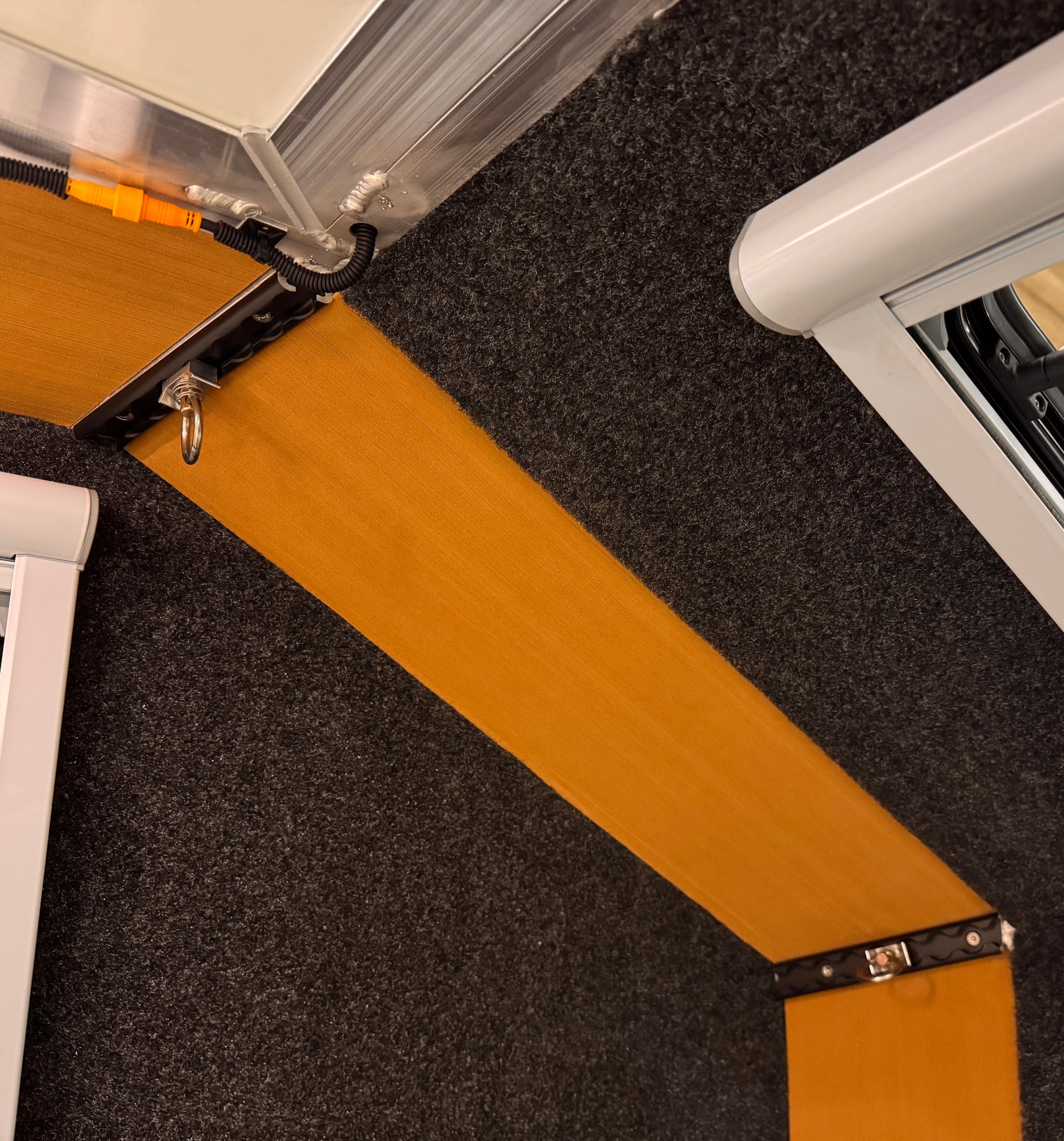 MOONLANDER X - Best Truck Bed Camper